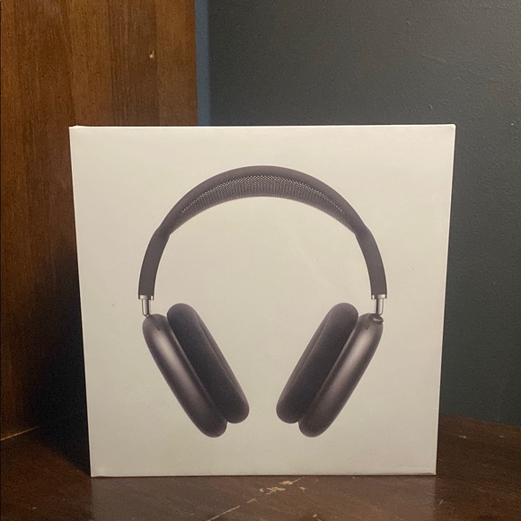 Apple | Headphones | Apple Black Overear Headphones With A Sleek ...